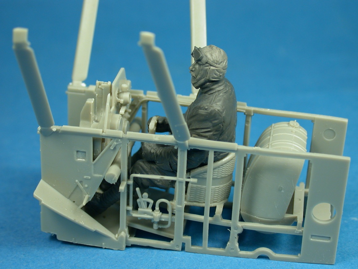 1/32 Rfc Pilot in sidcot suit - 1/32 Figure resin